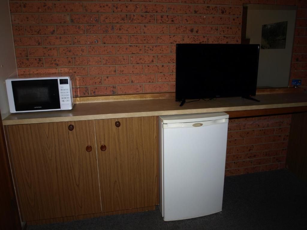 OLD COACH MOTOR INN:Home