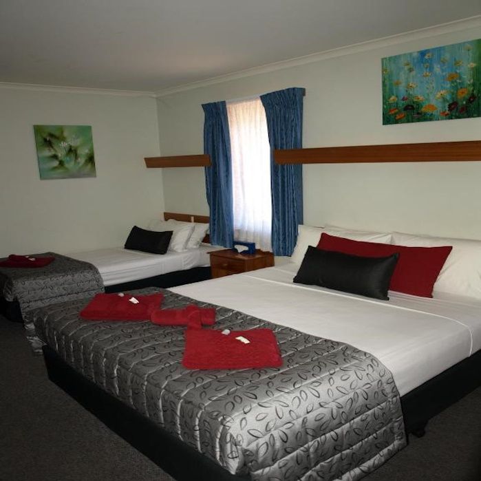 OLD COACH MOTOR INN:Home