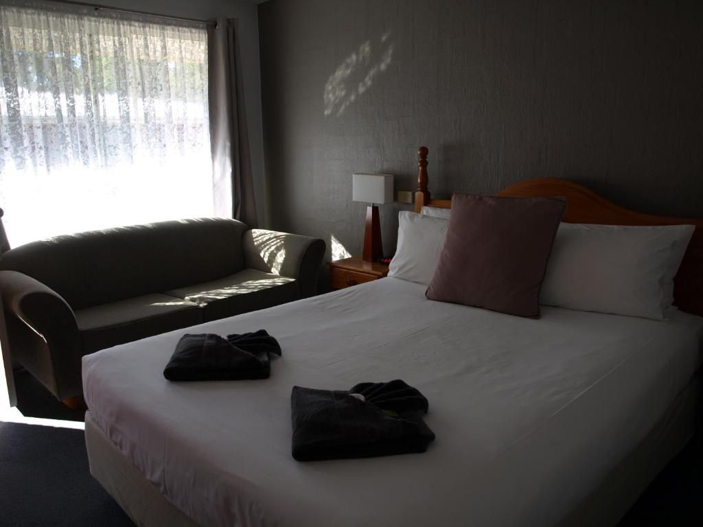 OLD COACH MOTOR INN:Home